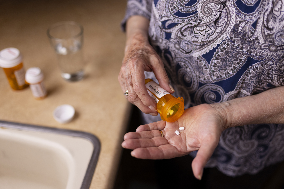 6 Ways to Reduce Prescription Drug Costs
